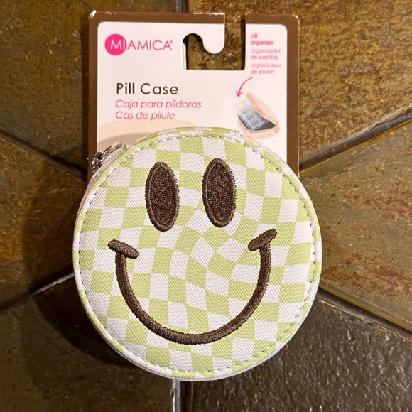 Miamica | Other | Miamica Round Green White Plaid Smiley Face Zipper ...